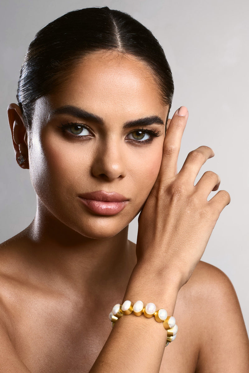 Pebbles Gold Iridescent Shell Chunky Bangle – Club L London - SA